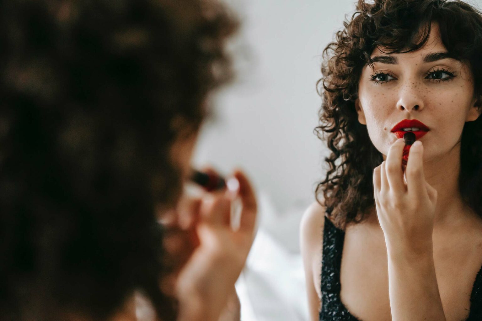 The Lipstick Bible: How to Apply Lipstick Perfectly